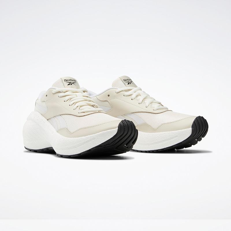 7 Ide Style Nonton Konser Jazz yang Bikin Nyaman - Blibli Friends