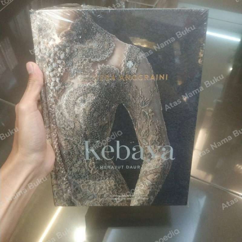 Jual Vera Anggraini: Kebaya : Merajut Daur Hidup By Ananda Moersid Di Seller Bane Store - Pondok ...