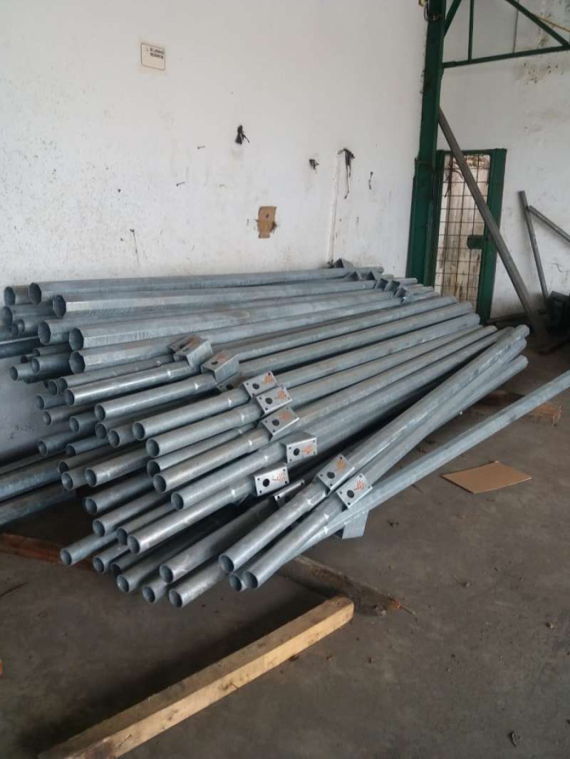 Jual Tiang Lampu Pju Solar Cell Oktagonal 7 Meter Single Angel Di ...