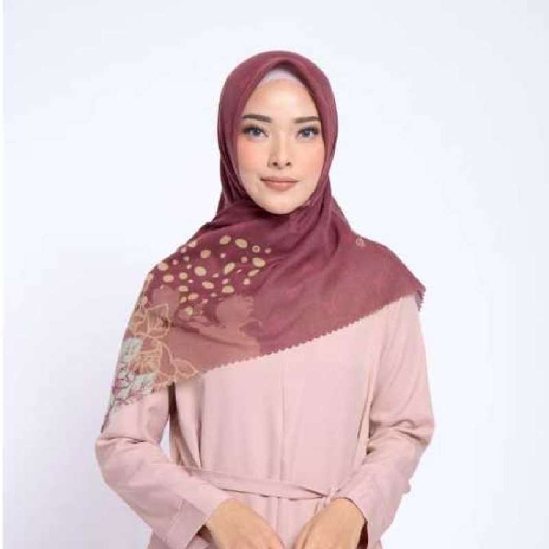 Cara Hijab Segi Empat Untuk Pesta, Pasti Cakep! - Blibli Friends