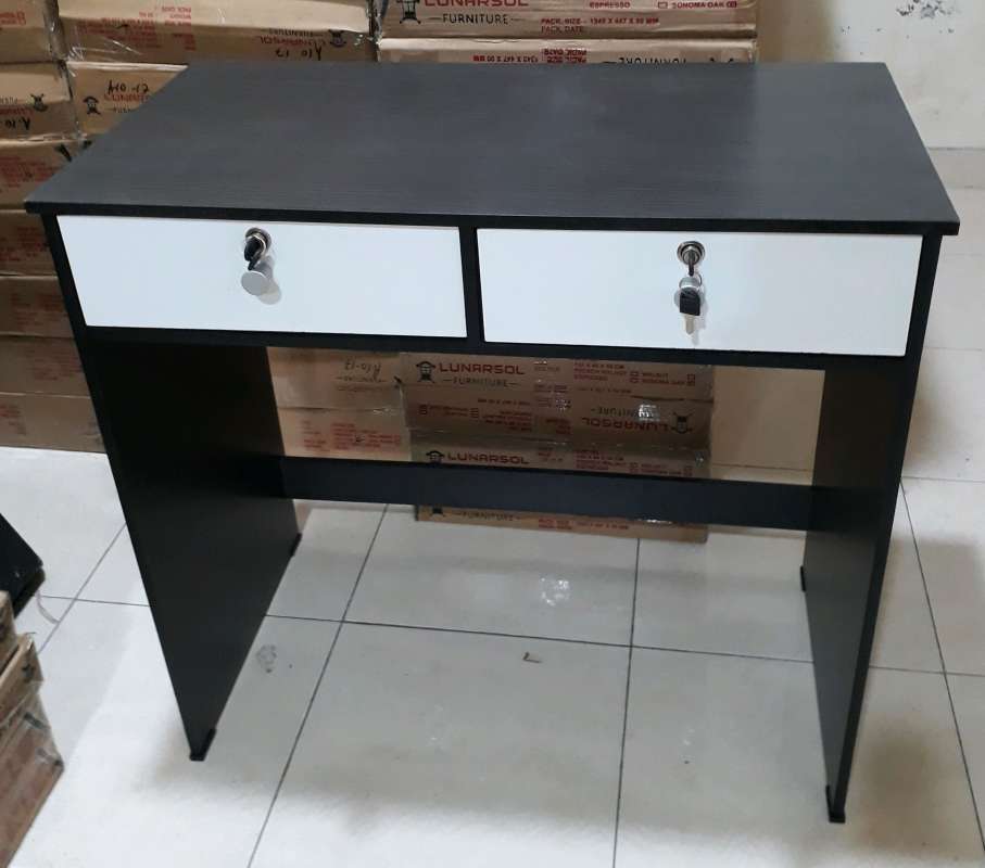 Rekomendasi Meja Kantor Minimalis yang Simpel dan Bagus - Blibli Friends