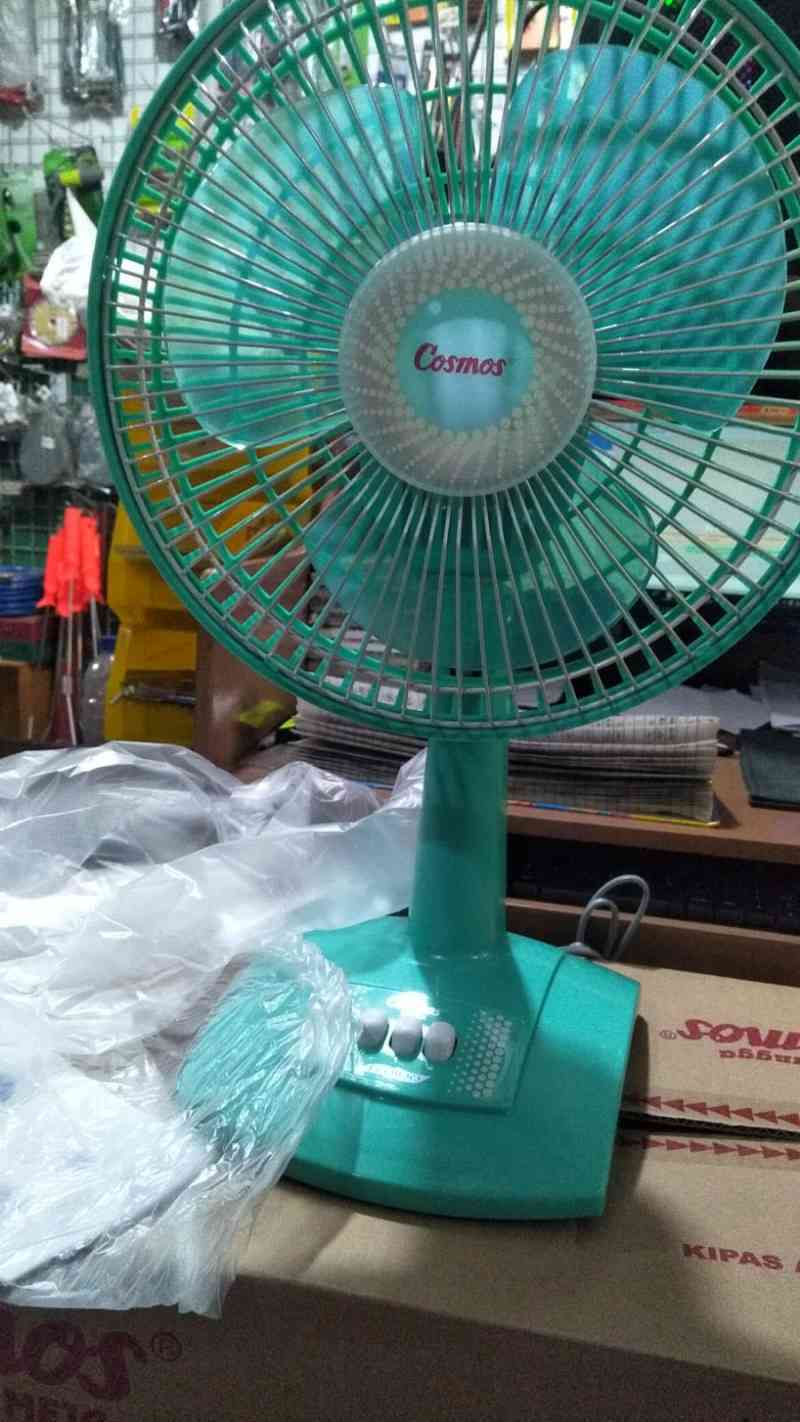 Jual Cosmos Kipas Angin Duduk Meja Desk Fan Mini 2 in 1 Cosmos 9 inch 9 ...