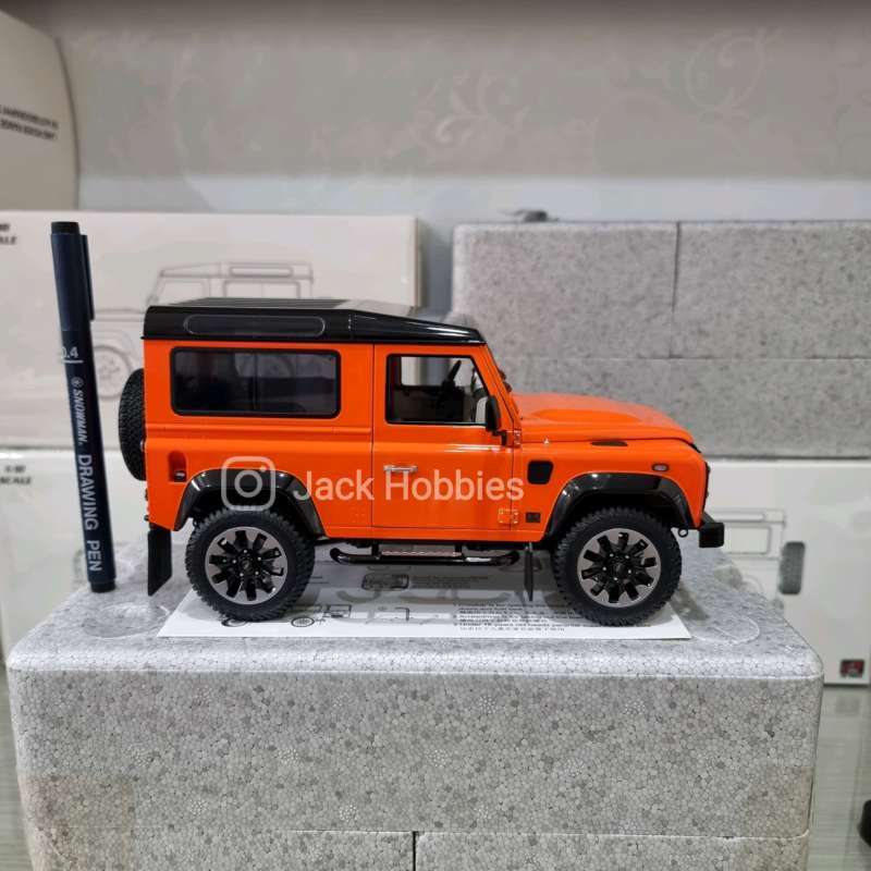 Jual Diecast Land Rover Defender 90 Works V8 70th Edition by LCD Models ...