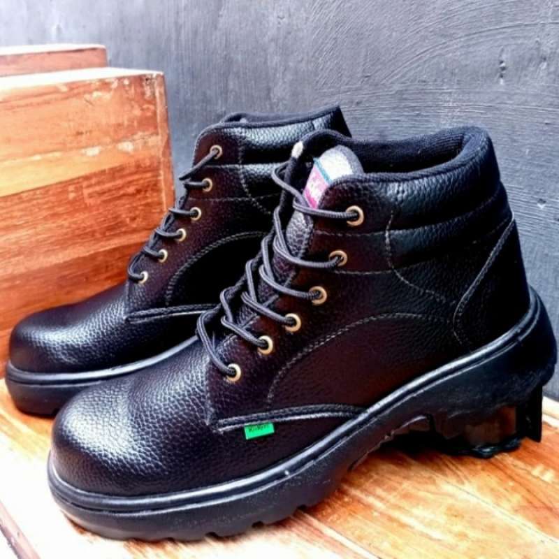 Jual sepatu safty boots/ sepatu ujung besi kerja alat berat di Seller ...