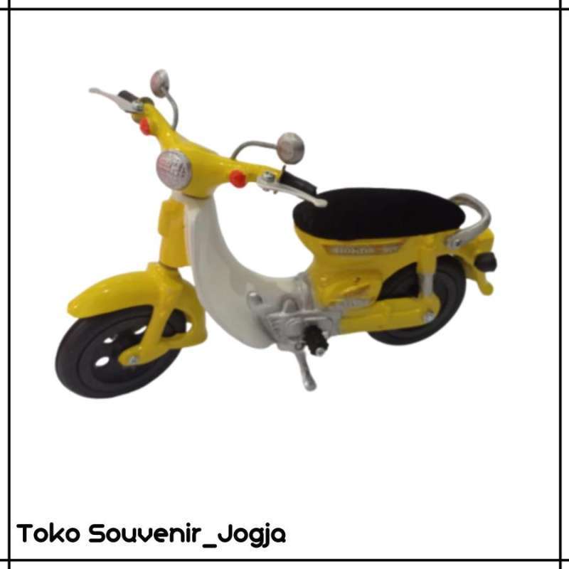 Jual MINIATUR MOTOR PITUNG WARNA KUNING BAHAN BESI di Seller Toko ...
