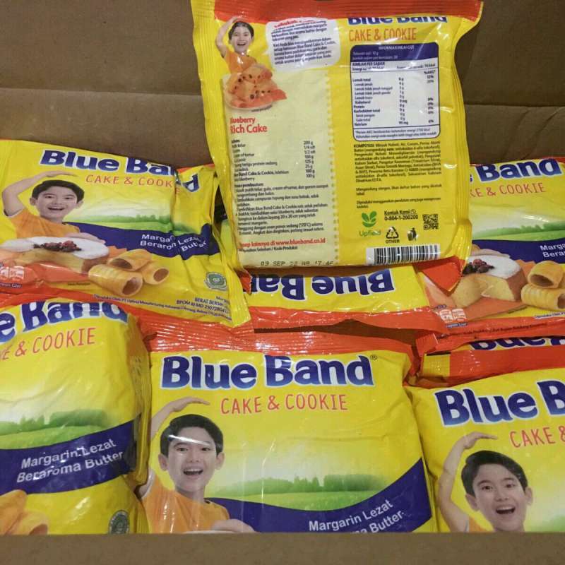 Jual Dijual cepat blueband cake and cookies sachet 200gr 1 dus expired ...