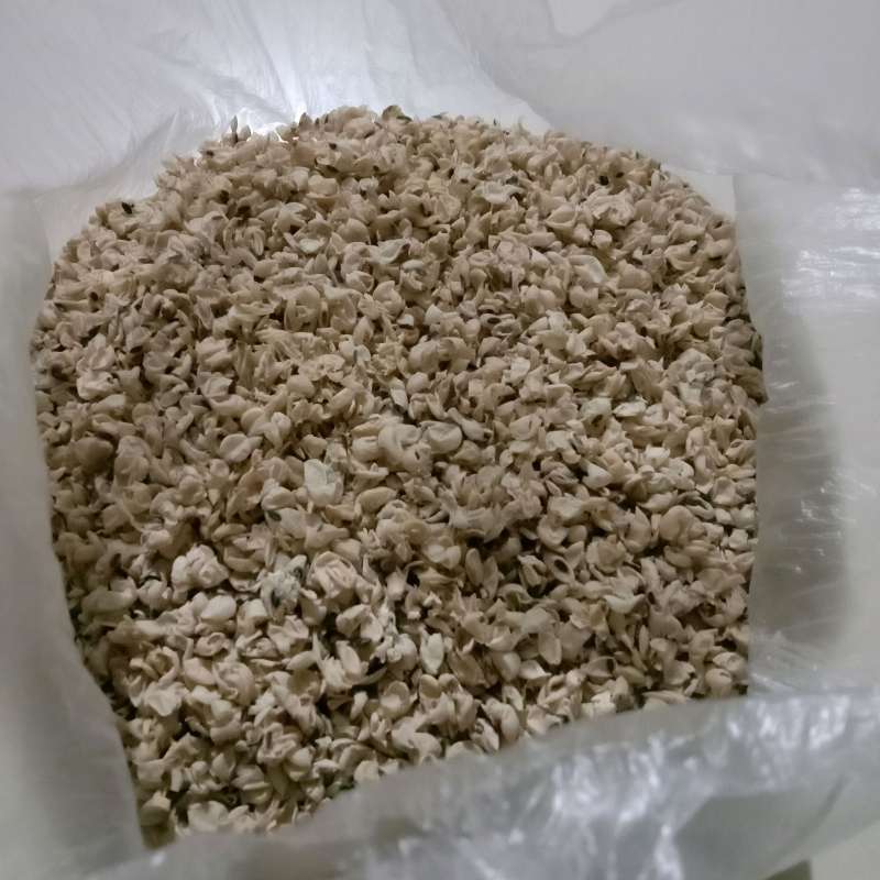 Promo Kulit Ari Kedelai Kering 1 Kg / Kleci / Klecepan / Pakan Ternak ...