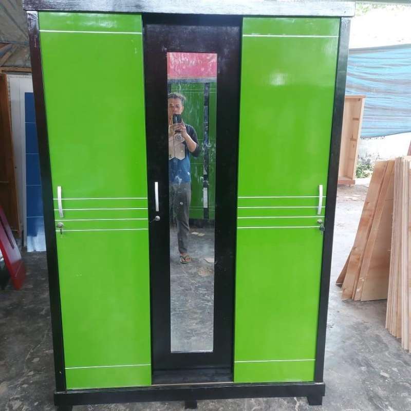 Jual lemari sliding 3 pintu full kaca list hitam di Seller Lisaumi ...