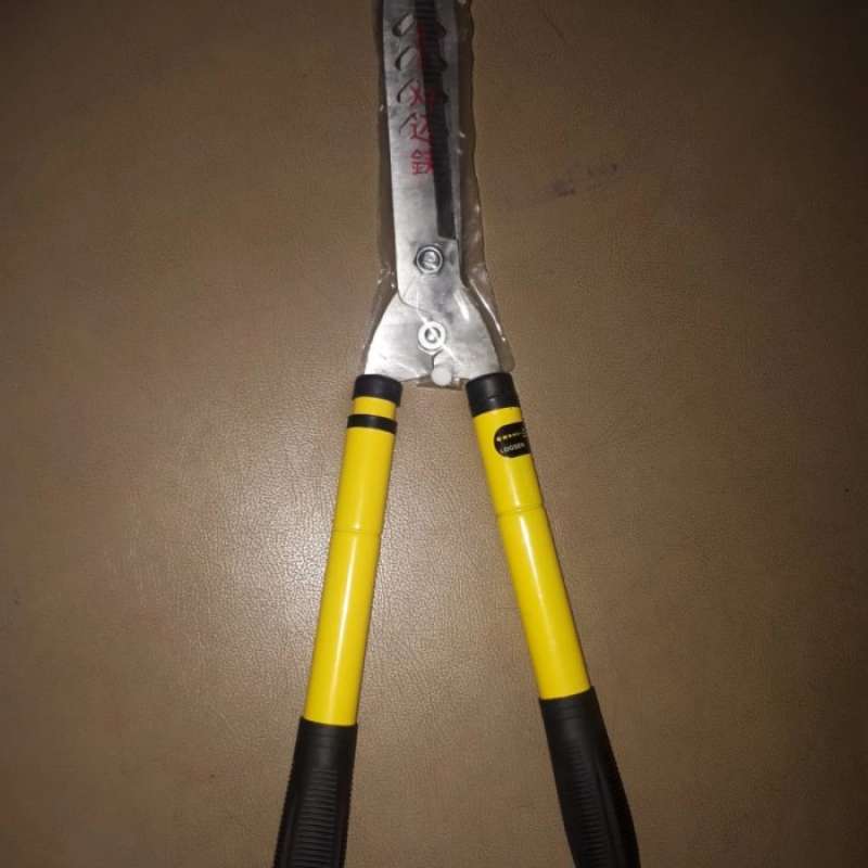 Jual gunting potong rumput, gagang bisa dipanjangin di Seller AK ...