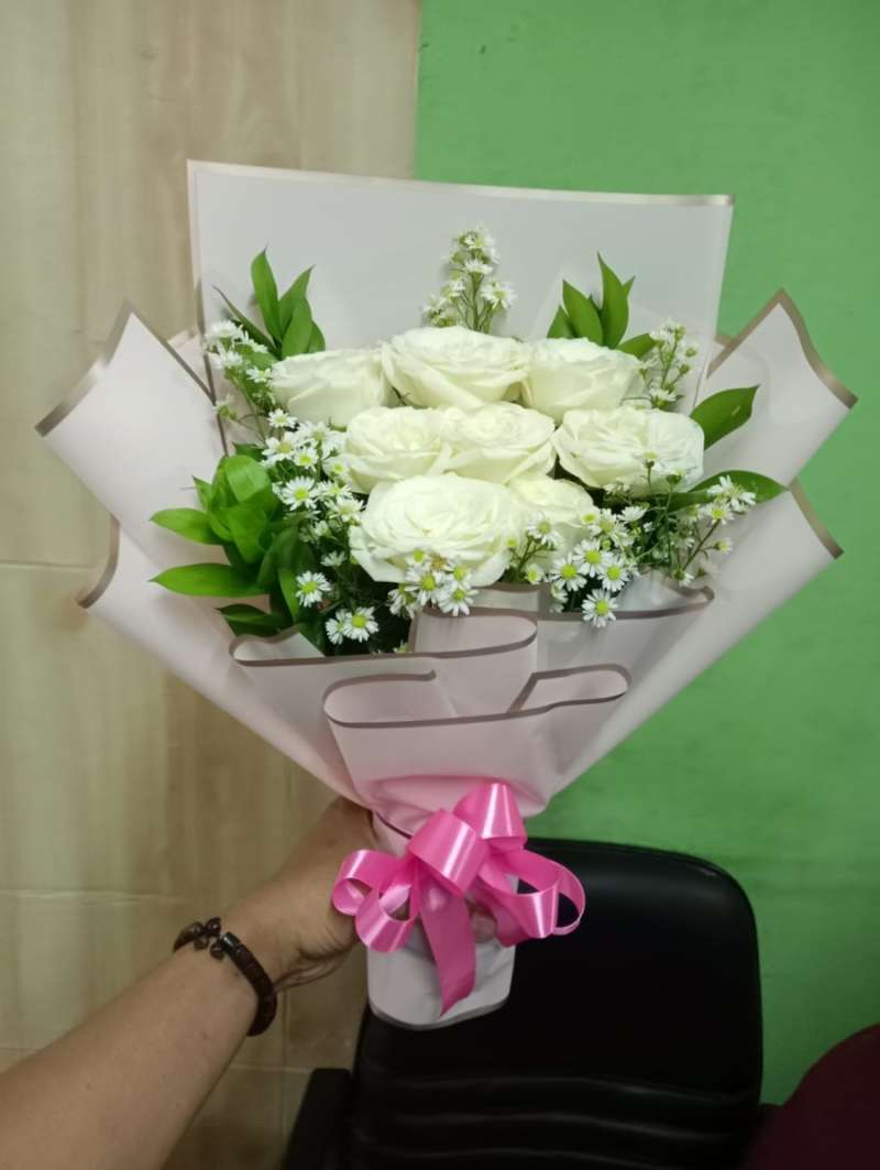 Jual Buket Wisuda - Buket Birthday Graduation - Buket Mawar Segar Di ...