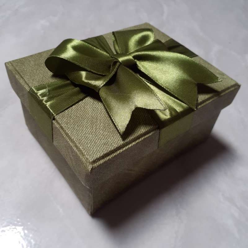 Promo Gift Box Cantik Army Kotak Hadiah Hijau Lumut Box Kado Spesial ...