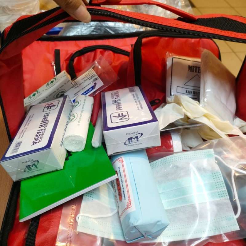 Jual Tas Emergency Kit P3k Model Selempang + Isi Obat P3k Type B Di ...