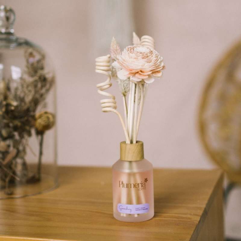 Promo Plumeria Essential Oil Reed Diffuser - Senandung (Pengharum ...