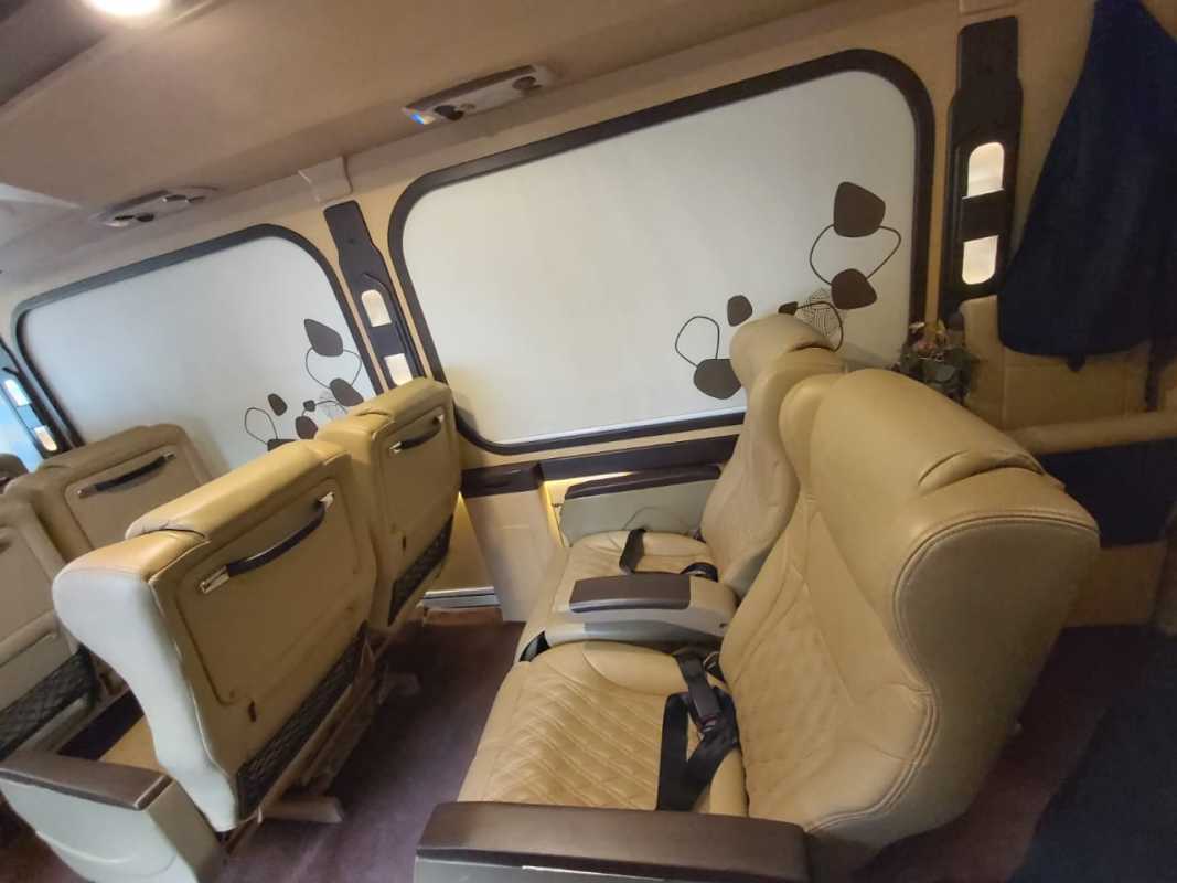 Promo Sewa Luxury Vvip Bus Medium 12 Seat Bigbird Jakarta - Jawa Tengah ...