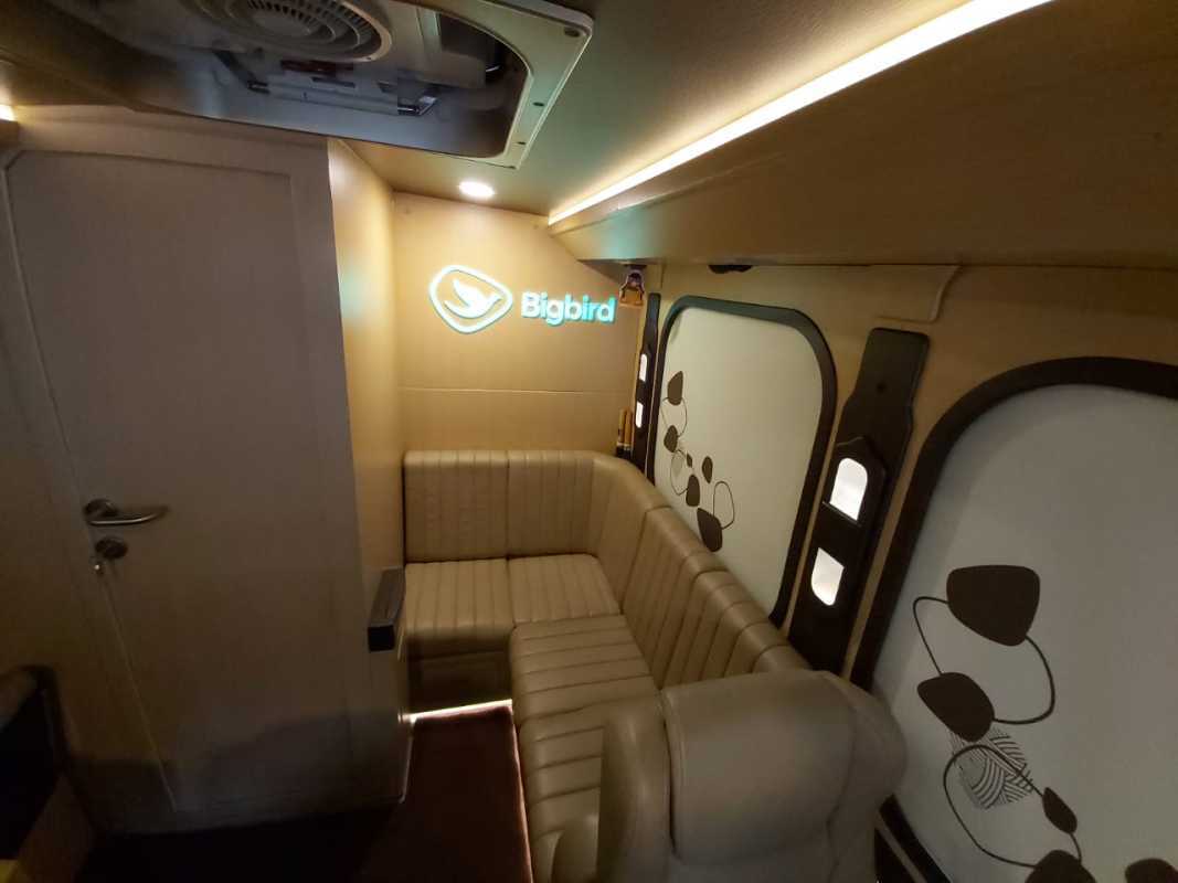 Promo Sewa Luxury Vvip Bus Medium 12 Seat Bigbird Jakarta - Jawa Tengah ...