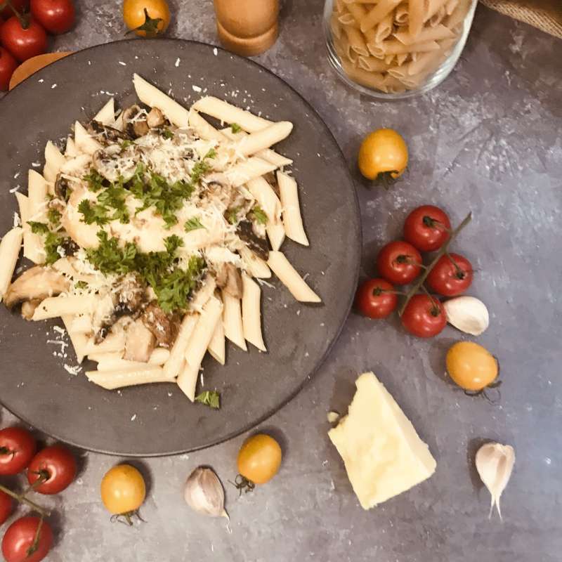 Jual Chicken Marsala Pasta with Garlic Bread di Seller PASTA & WRAPS ...