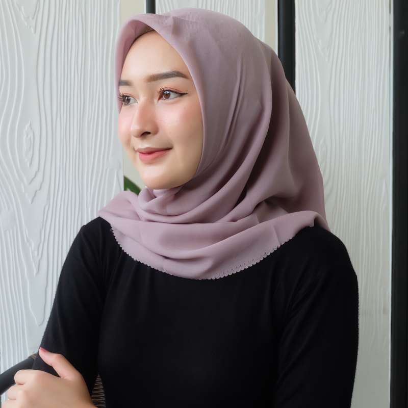 Tutorial Hijab Segi Empat Simple Dan Modis