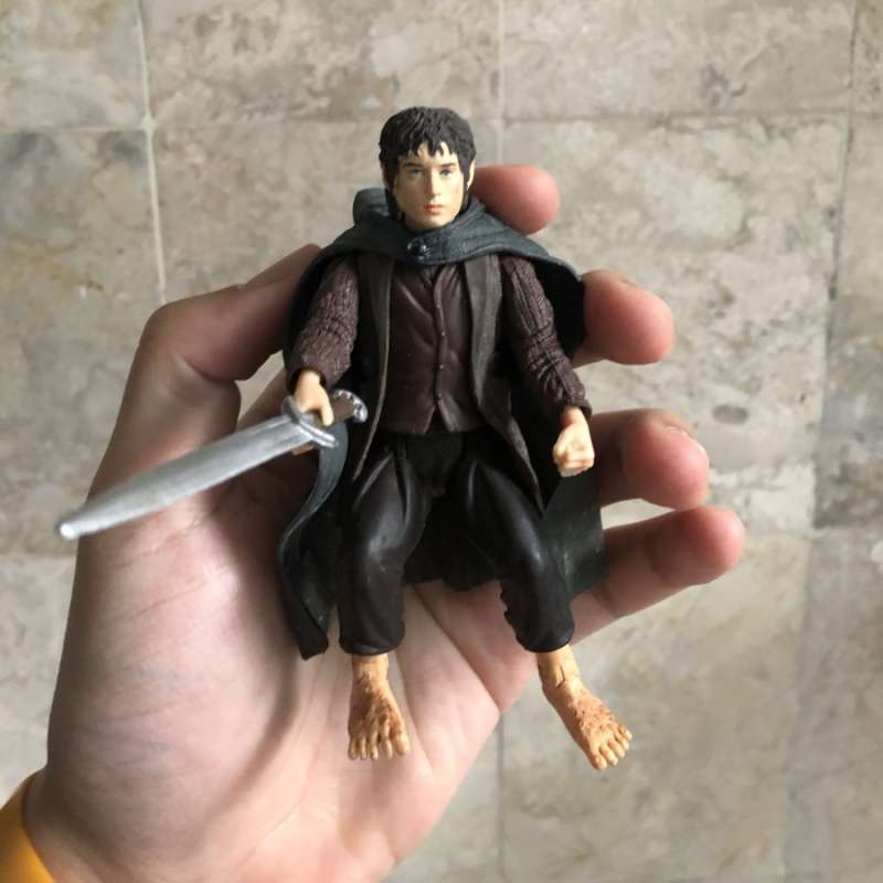 Jual Toybiz Lord Of The Rings: Frodo Action Figure di Seller We The ...