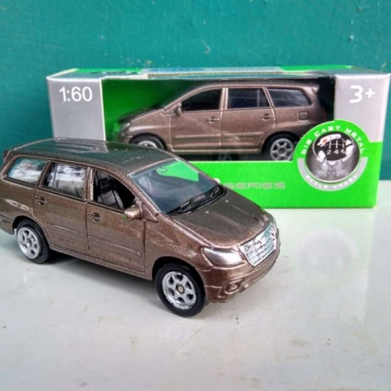 Jual Diecast Innova miniatur mobil Toyota kijang Innova Welly Nex murah ...