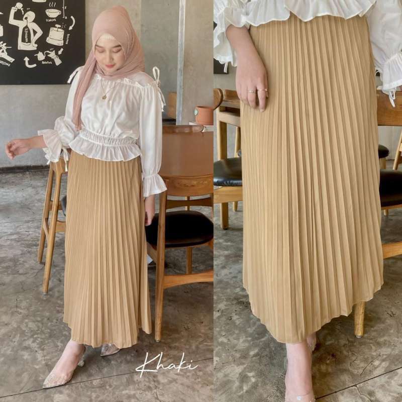 11 Outfit Hijab Rok Plisket, Wajib Banget Dicoba! - Blibli Friends