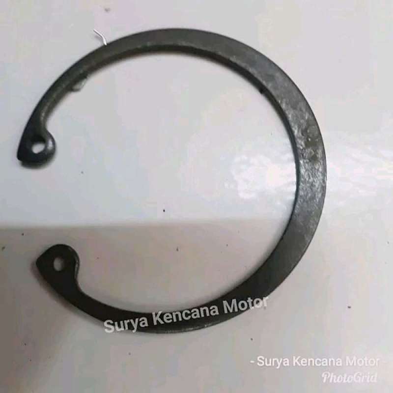 Jual Klip snap ring snapring circlip bearing laher roda belakang Vespa ...