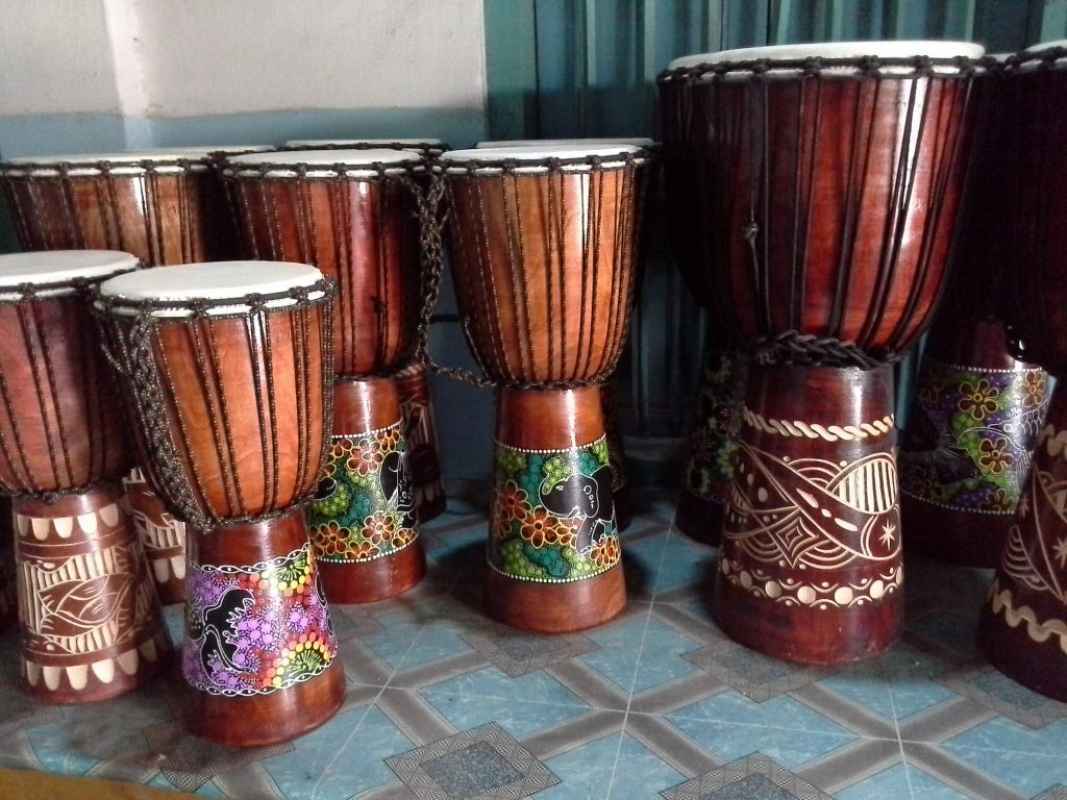 Promo Alat Musik Jimbe 40cm Kendang Djembe Bali Diskon 5% Di Seller ...