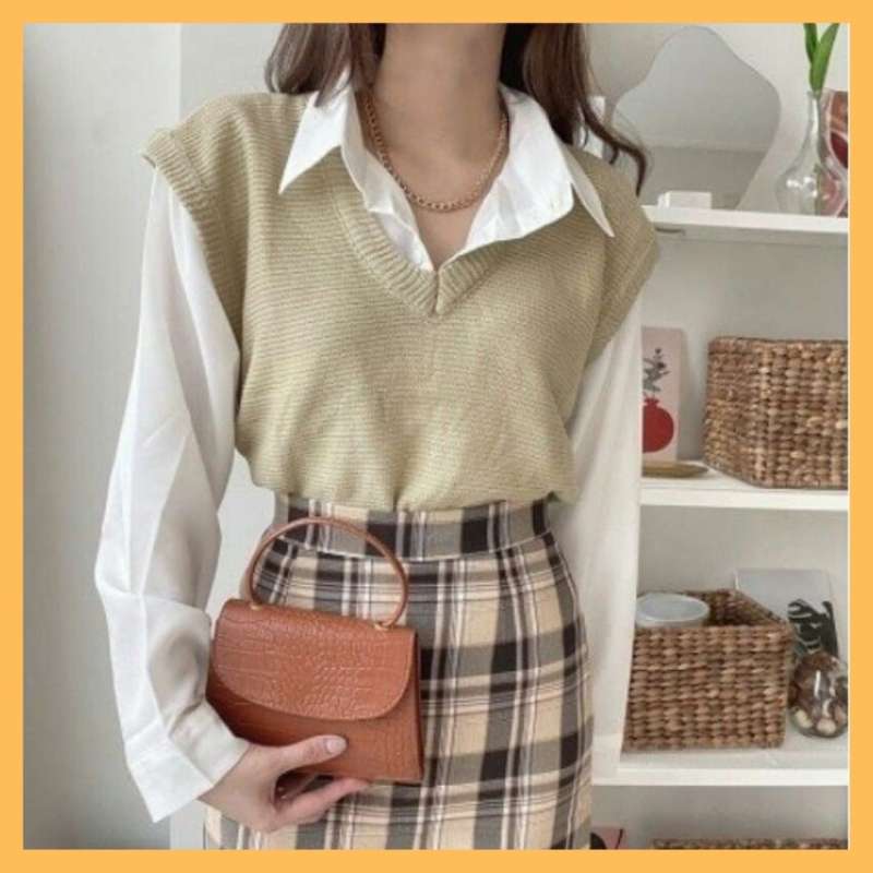 5 Gaya OOTD Dark Academia Hijab, Kece dan Anggun Banget! - Blibli Friends