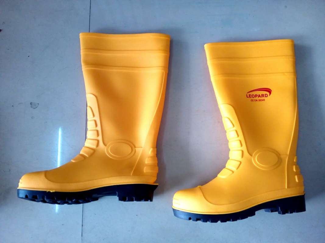 Jual Sepatu boat Safety ada Besi, Berat dan Tebal - Multicolor Semua ...