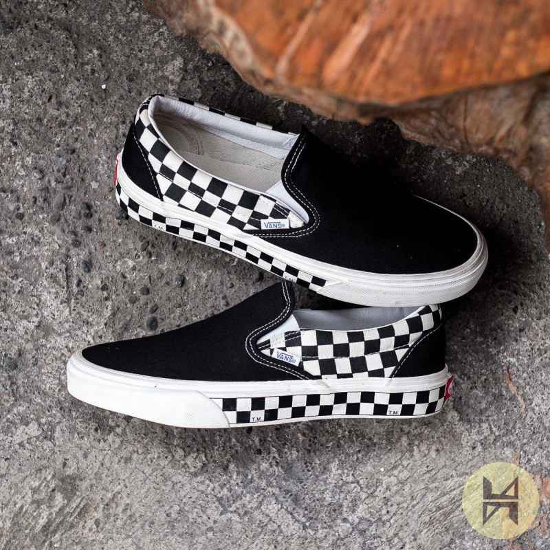 Promo Sepatu Sneaker Unisex Vans Classic Slip-On Sidewall Checkerboard ...