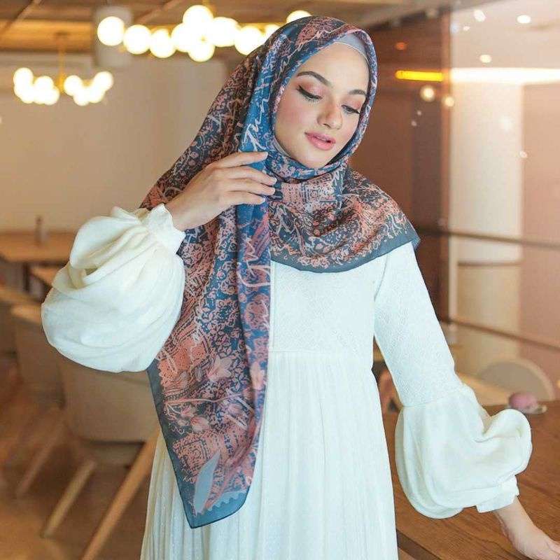 Jual mandjha ivan gunawan - lily flower navy di Seller Sariz.shop ...