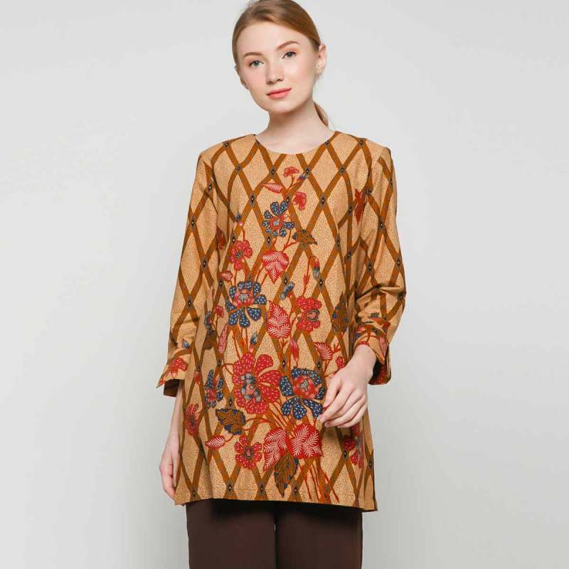Model Baju Batik Wanita Danar Hadi