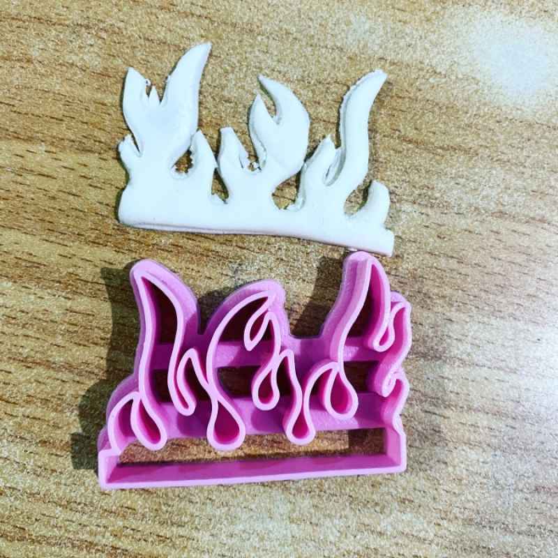 Jual Cutter Fire Flame Api 3x5 cm / cetakan fondant dough cutter di ...