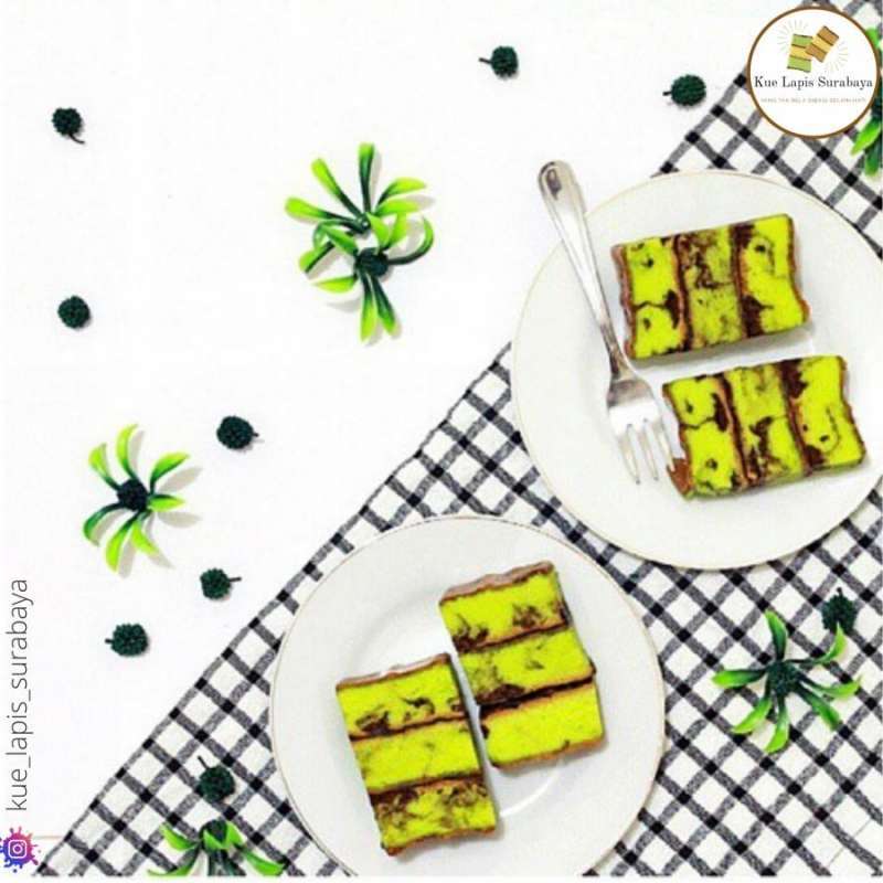 Jual Livana Spikoe Batik Pandan Kue Lapis Legit Surabaya 22x6 Cm Dengan ...