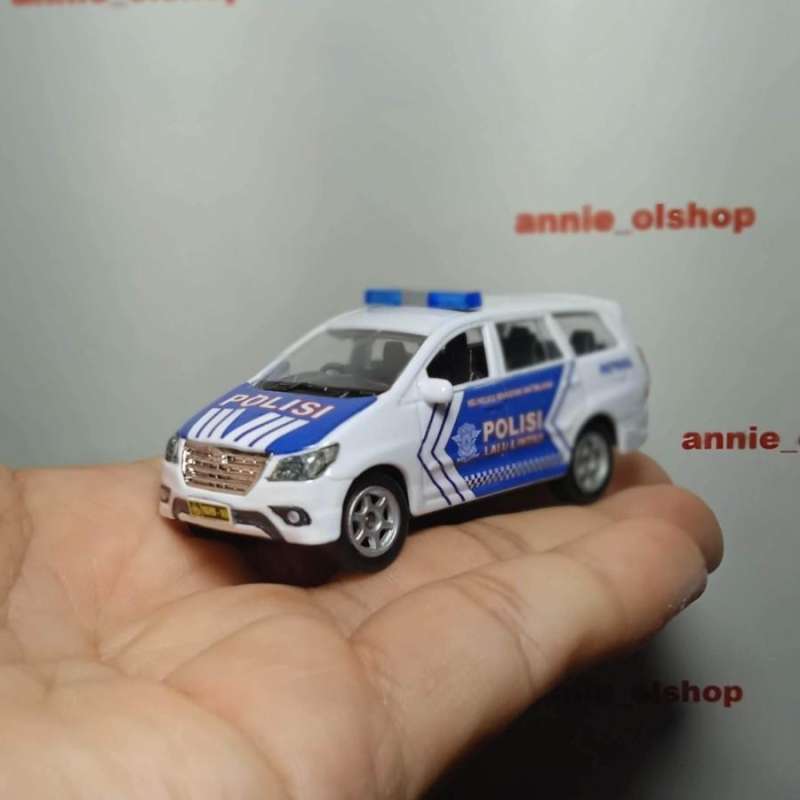 Jual Diecast Toyota Innova Custom Polisi Indonesia Patwal Livery Baru ...