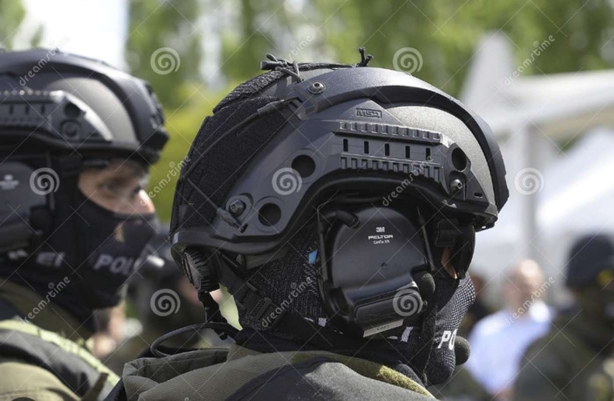 Promo 3M™ PELTOR™ ComTac™ XPI Headsets-Helmet attached Deralon Diskon 2 ...