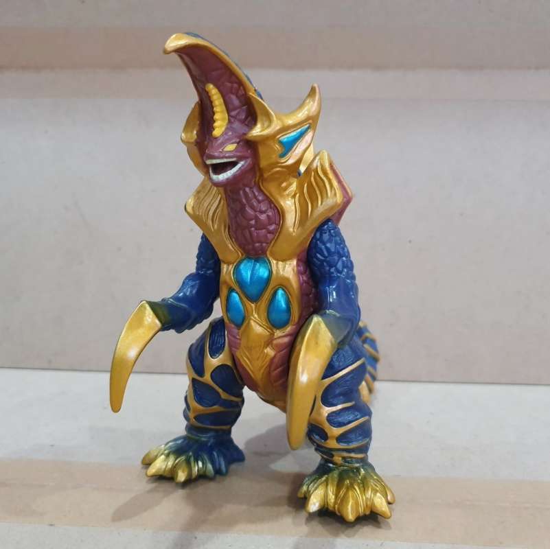 Jual Figure Monster Gobu Gorg Golza Kaiju Ultraman ultra hero figur ...