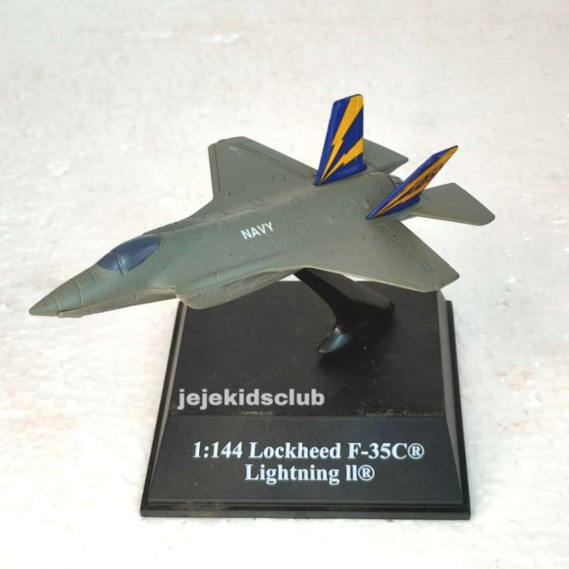 Jual New Ray Newray Pesawat Perang Lockheed F-35C Lightning II Sky ...