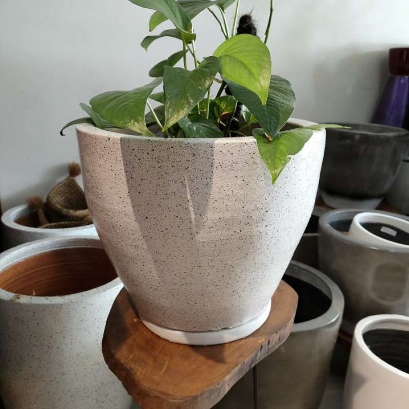 Promo POT TANAMAN GERABAH TANAH LIAT WARNA PUTIH MARBEL PUTIH BINTIK ...