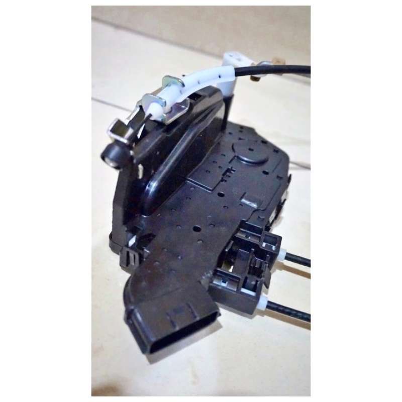 Jual Jual Door Lock Fr Mekanisme Kunci Pintu Motor Kanan Depan Grand ...
