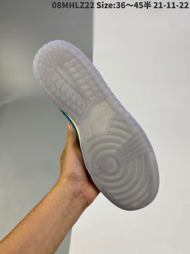 Jual 2 Nike Sb Low Top Wild Lizard Nike Dunk Low Quote Siempre Familia ...