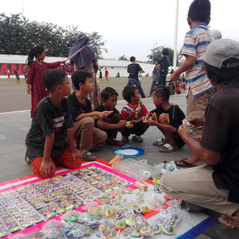 Jual Mainan Gangsing/gasing Anak Premium Bermotif Ukuran Mega Jumbo ...