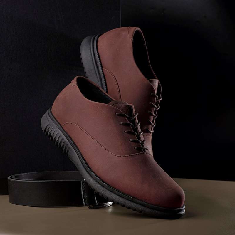 Ingin Terlihat Stylish di Kantor? Ini 15 Rekomendasi Sepatu Kerja Pria ...