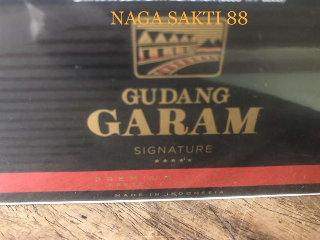 Jual Rokok Gudang Garam Signature 12 Di Seller Toko Naga Sakti 88 ...