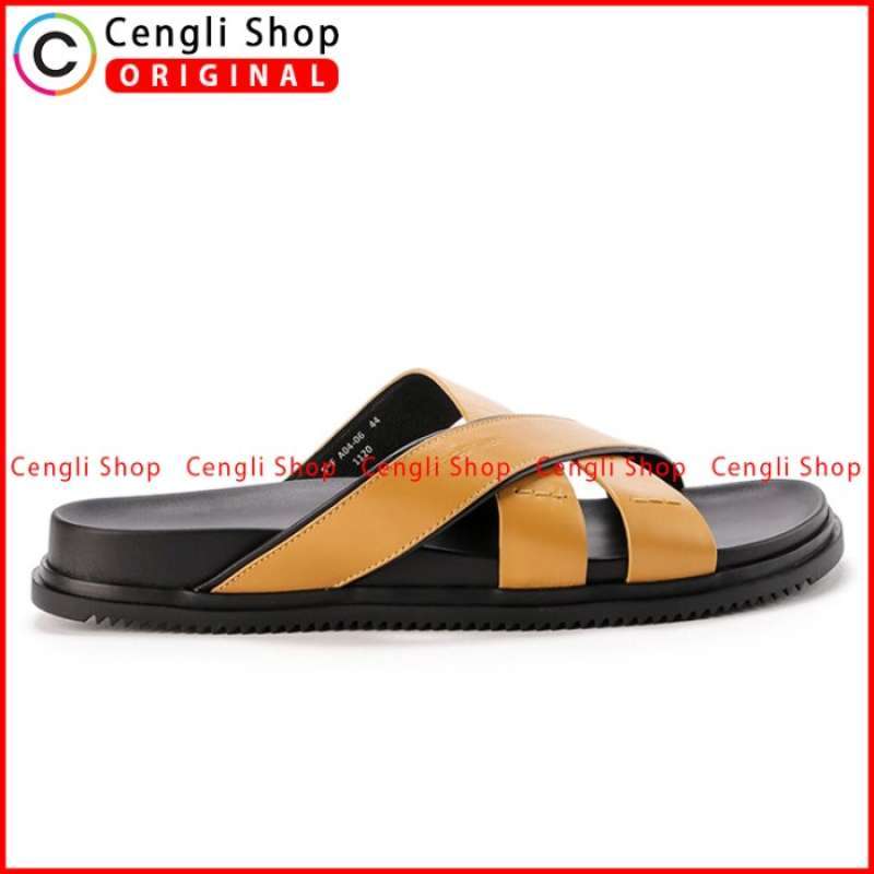 Yuk, Cari Tahu Sandal yang Cocok untuk Kaki Lebar - Blibli Friends