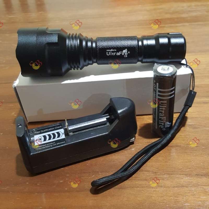 Jual Paket Senter Led Police Q5 Swat C8 Sinar Kuning Baterai Ultrafire ...