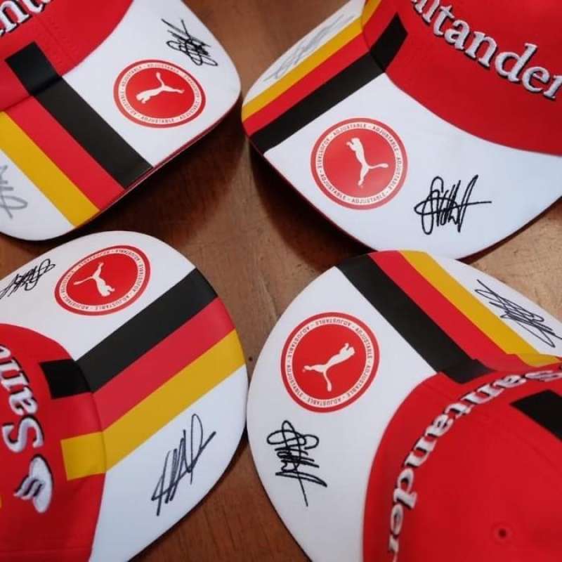 Jual Topi F1 Ferrari Tanda Tangan Asli Sebastian Vettel Original di ...
