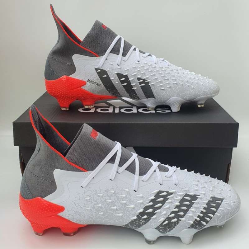 Jual Sepatu Bola Adidas Predator Freak.1 White Spark FG Premium Quality ...