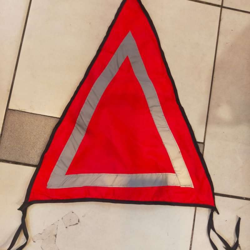 Promo bendera segitiga safety /flagman safety Diskon 23% di Seller Axie ...