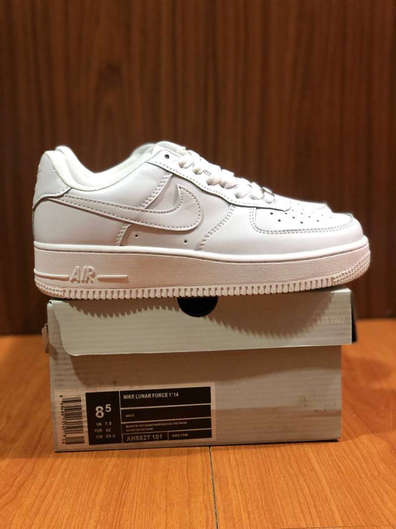 Jual Nike air force 1 triple white - WHITE 40 di Seller MY SNEAKERS ID ...