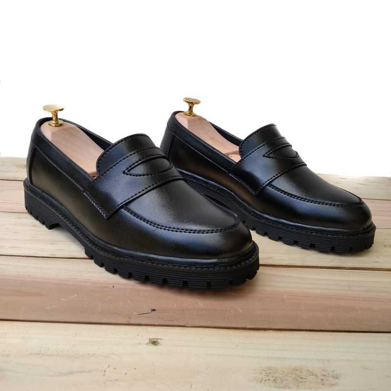 Jual Sepatu Penny Loafers Pria Model Polos Dokmart Pria Slip On Hitam ...